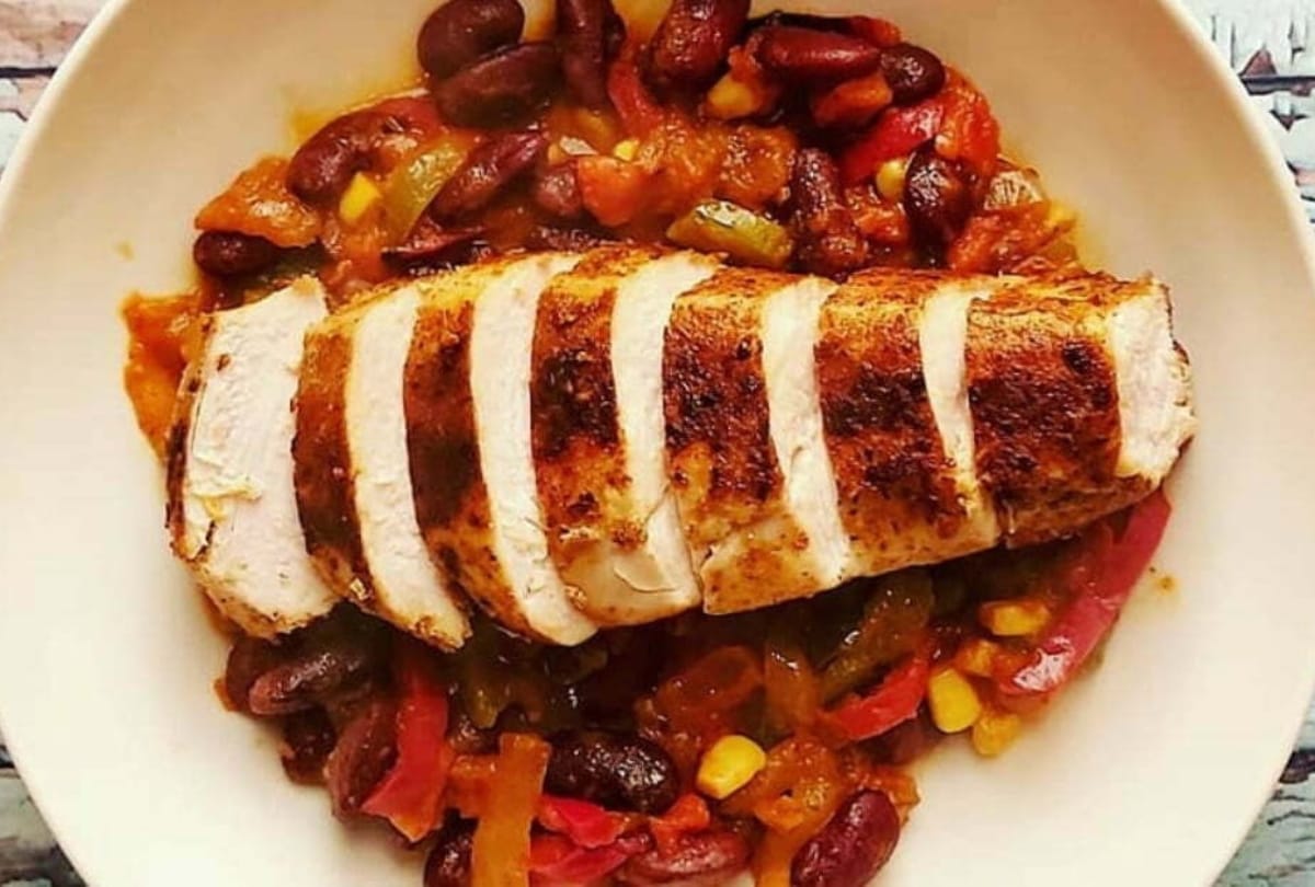 Sous vide cajun chicken with Mexican vegetables | Souvy